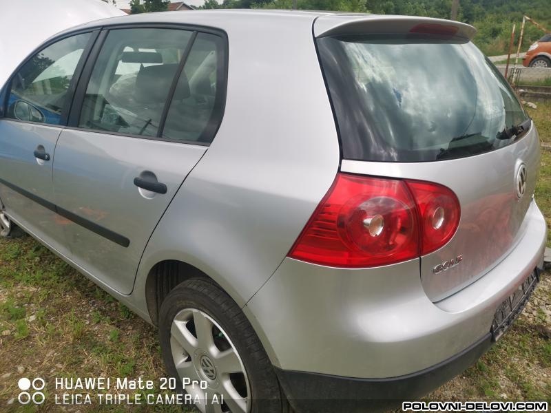 Volkswagen Golf 5 1.6fsi Kompletan Auto U Delovima