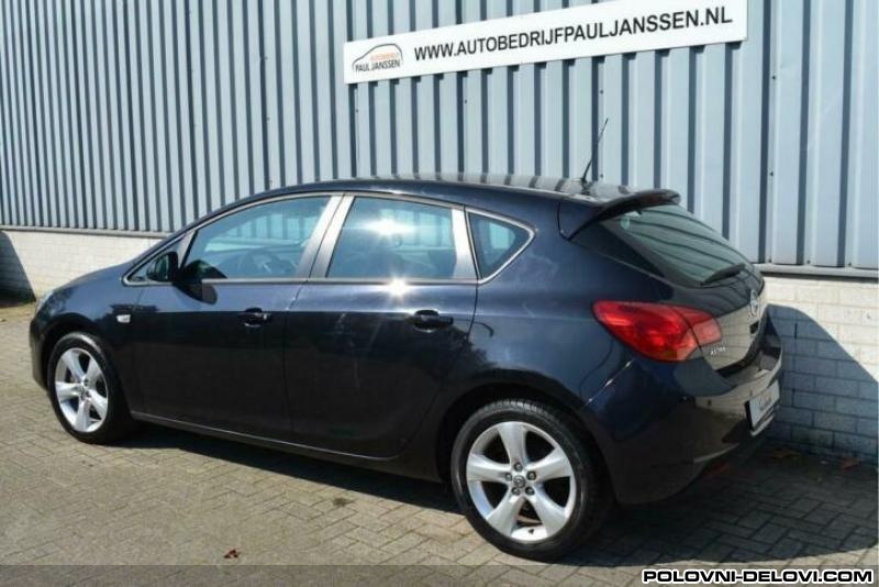 Opel Astra J 2.0 Cdti Kompletan Auto U Delovima