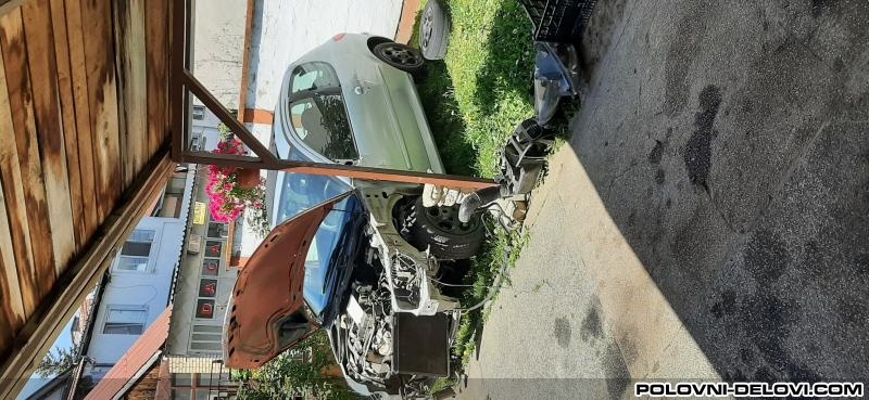 Peugeot 206 1.6 Kompletan Auto U Delovima