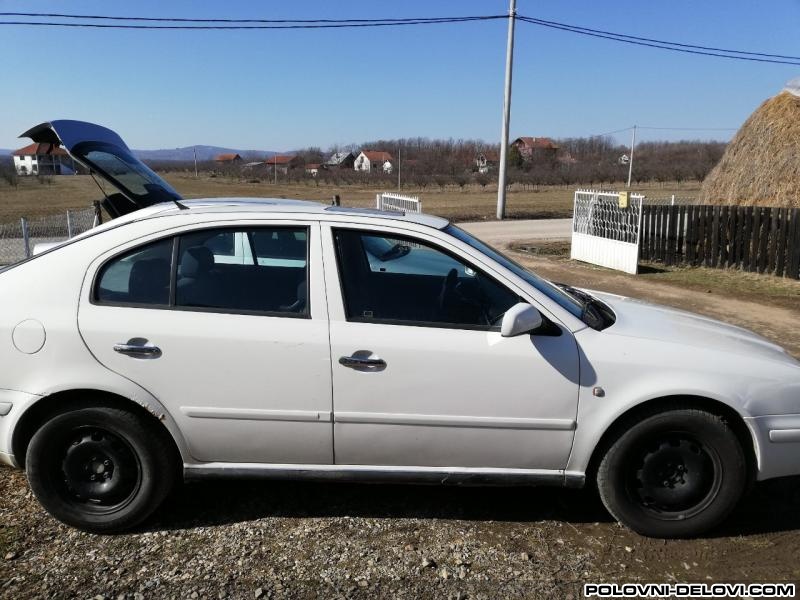 Skoda Octavia 1.6 8v Kompletan Auto U Delovima