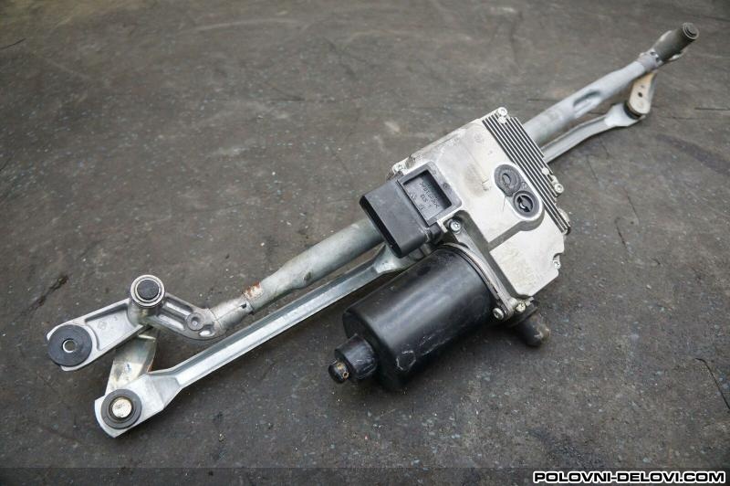 BMW 1 E87 Motor Brisaca Razni Delovi