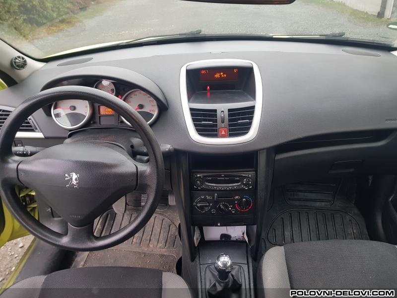 Peugeot 207 1.4 Enterijer