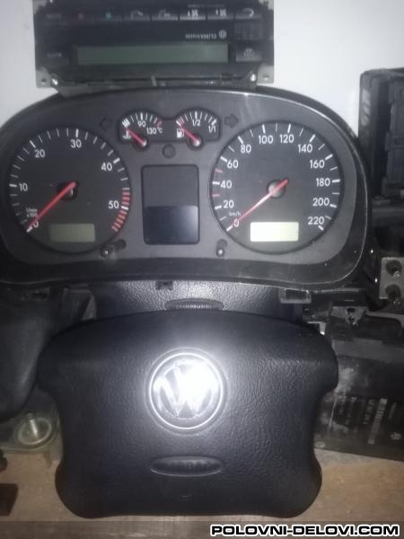 Volkswagen Golf 4 1.9 TDI Kompletan Auto U Delovima