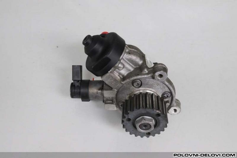 Volkswagen Golf 5 Pumpa Goriva Motor I Delovi Motora