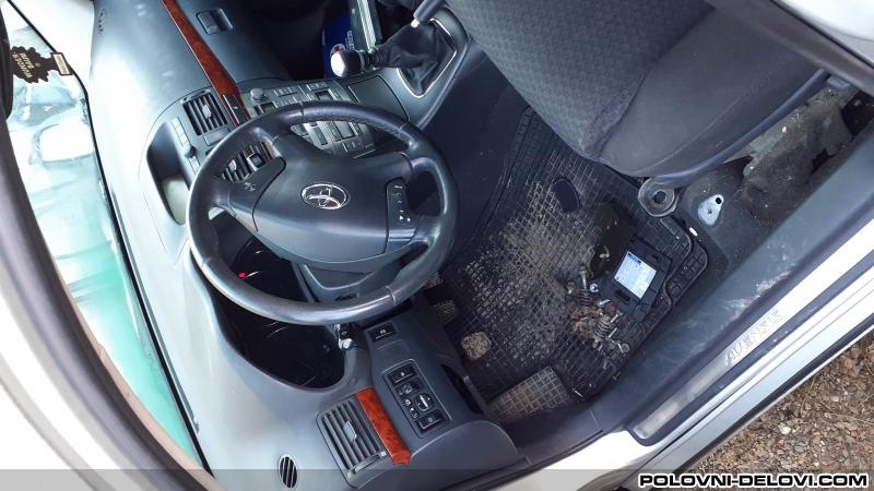 Toyota Avensis Kompletan Auto U Delovima