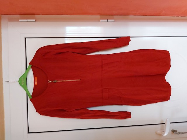 Crvena haljina 1