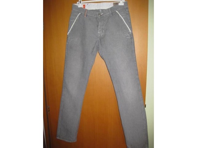 PANTALONE * HUGO BOSS * (vel.32/34)