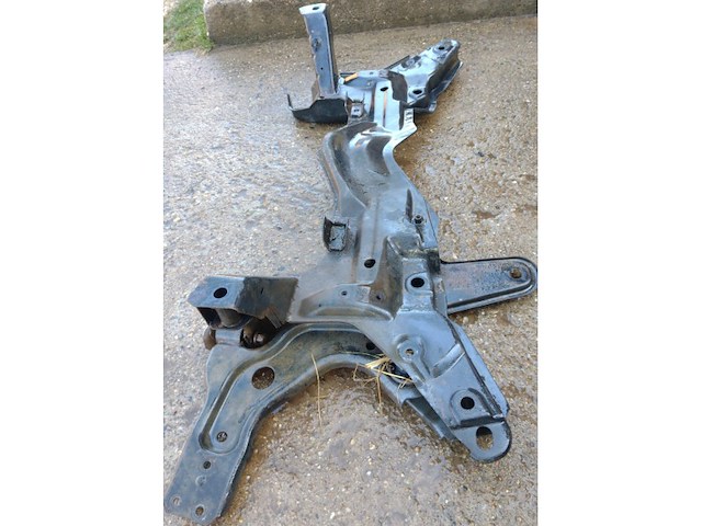 MOST NOSAC TRAPA MOTORA FORD FIESTA