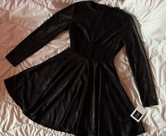 Crna haljina sa srebrnim sljokicama, vel M
