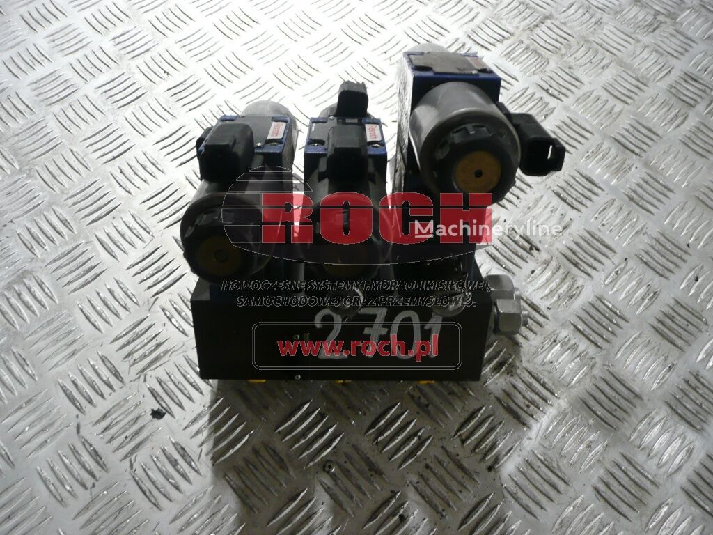 Rexroth R900172200 40 3HSR06-25/01D PH0SP H8 125226942 - 3 SEKCYJNY + R9 hidraulični razvodnik za bagera