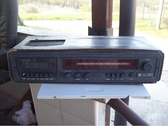 Ei radio RS 4011