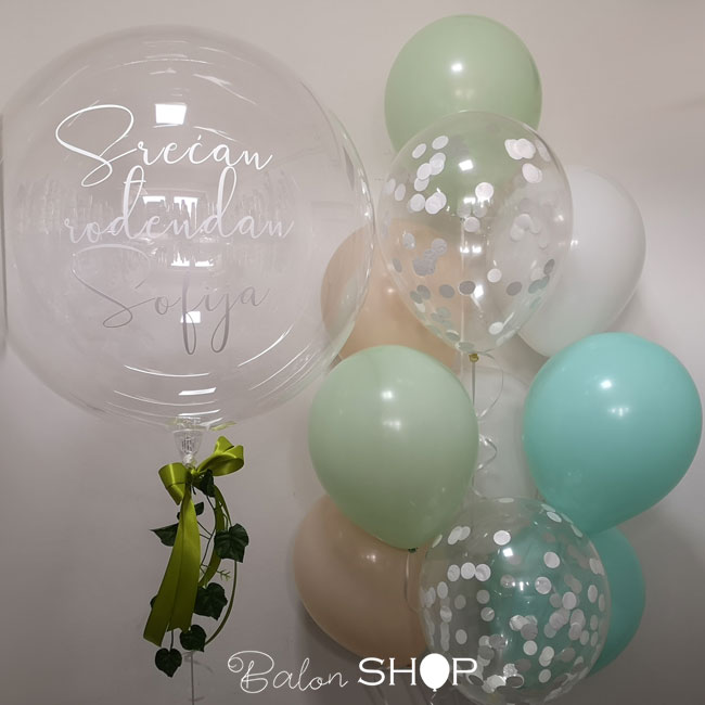 Balon sa porukom u setu balona