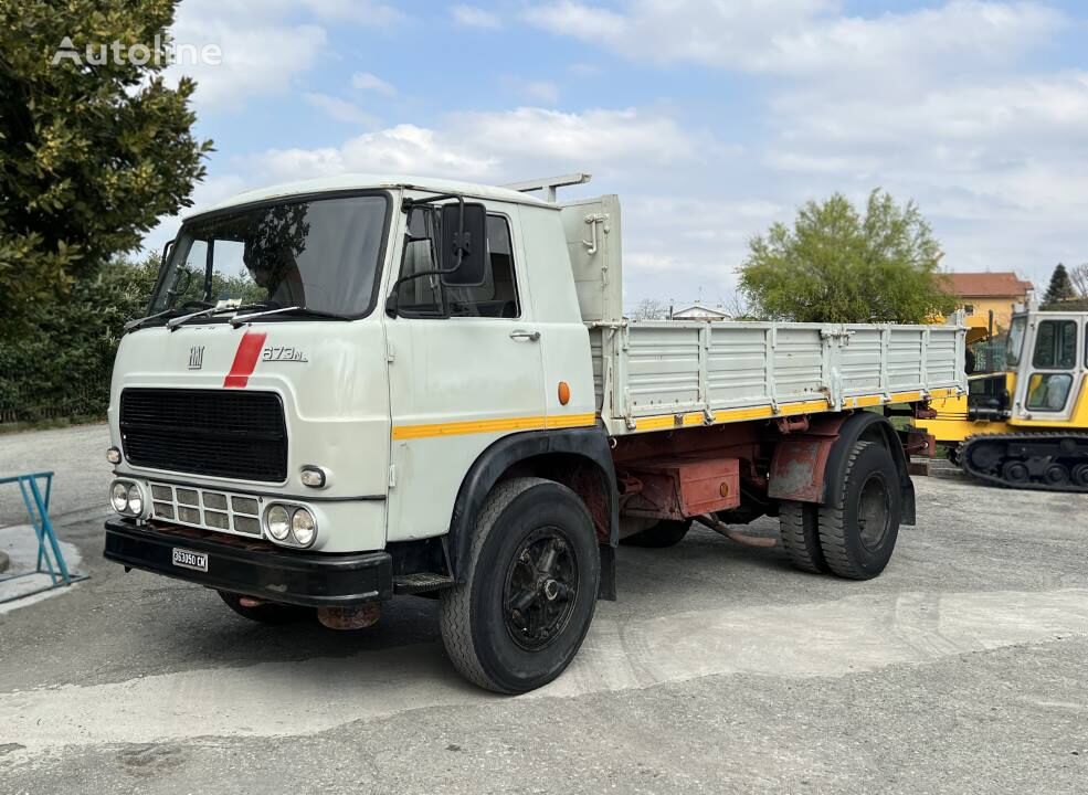 FIAT 673N 4X2 kamion s ravnom platformom