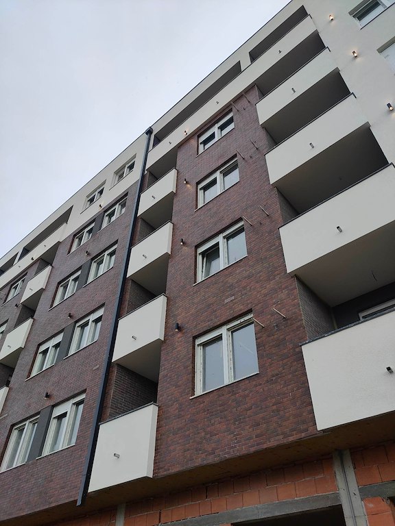 Prodajem dvosoban stan u Novom Sadu 42m2