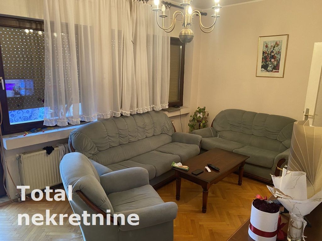 Lekino Brdo ul Tikveska 42m2 namesten uknjizen