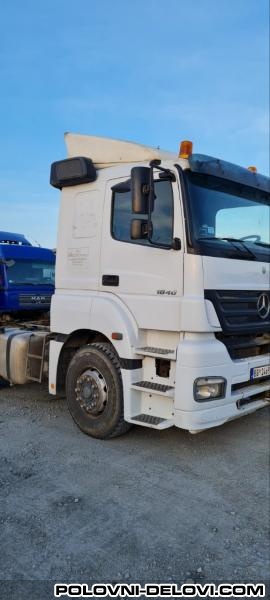 Mercedes Aksoor E5 delovi Kompletan Auto U Delovima