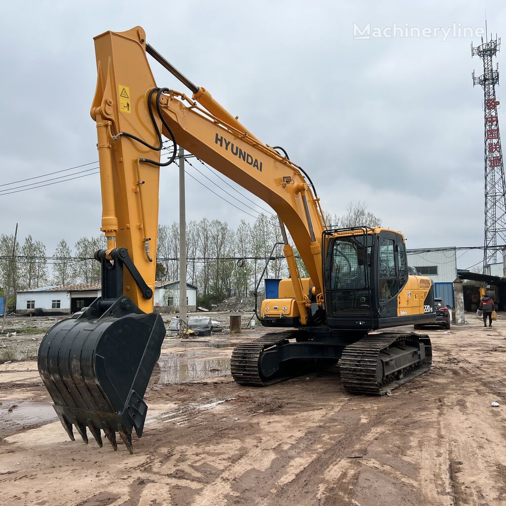 Hyundai R220-9S bager guseničar