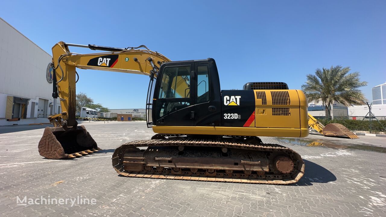 Caterpillar 323D bager guseničar