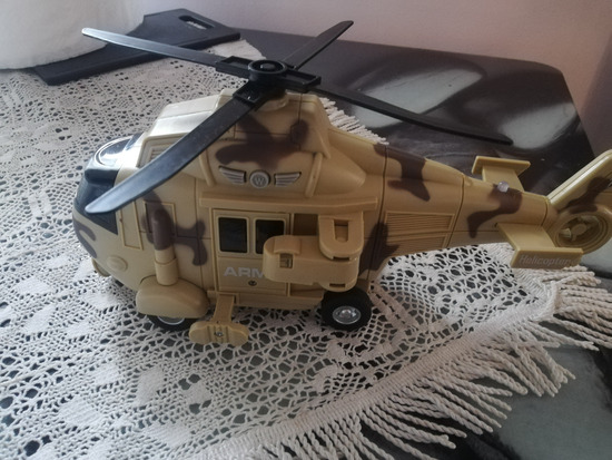 Helikopter sa zvučnim efektima