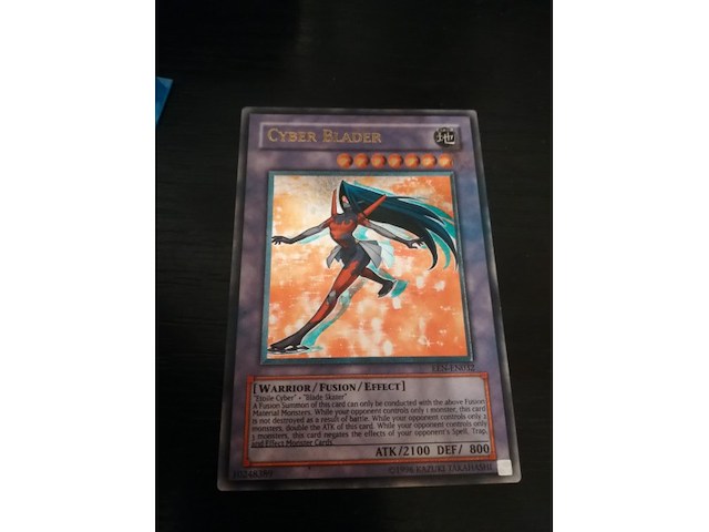 Yu-GI-OH!-Cyber Blader  (Ultimate rare)