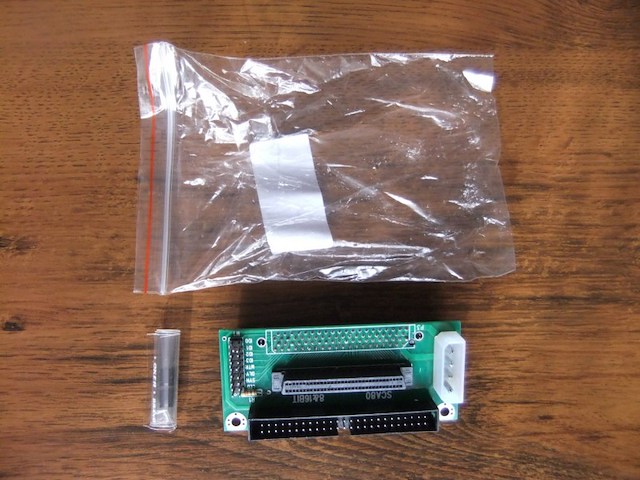 SCSI 80 pin na SCSI 50/68 pin hard adapter - NOVO!