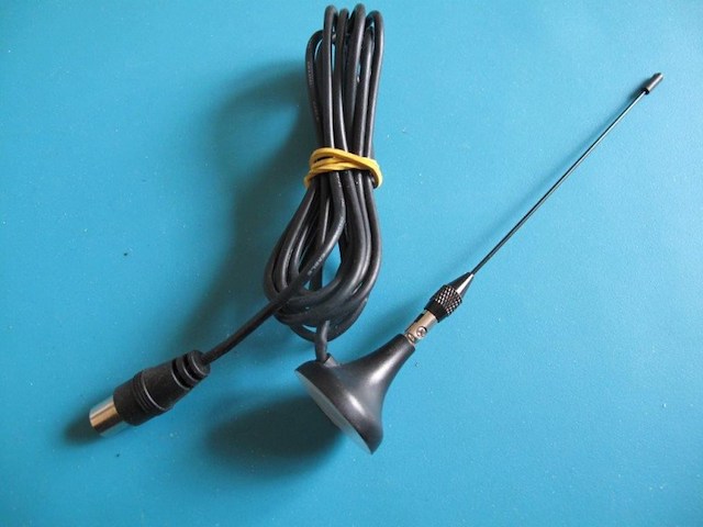 DVB-T antena sa magnetom