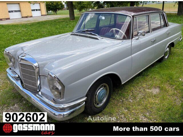 Mercedes-Benz 220 SEB Heckflosse W111/3 sedan