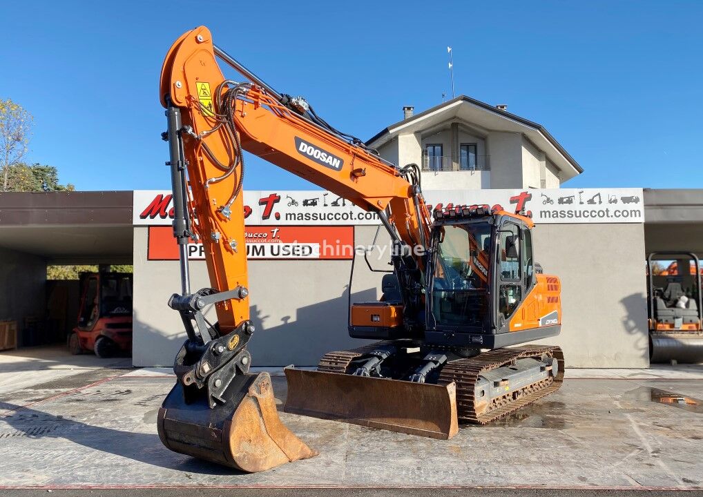 Doosan DX140LC-5 bager guseničar