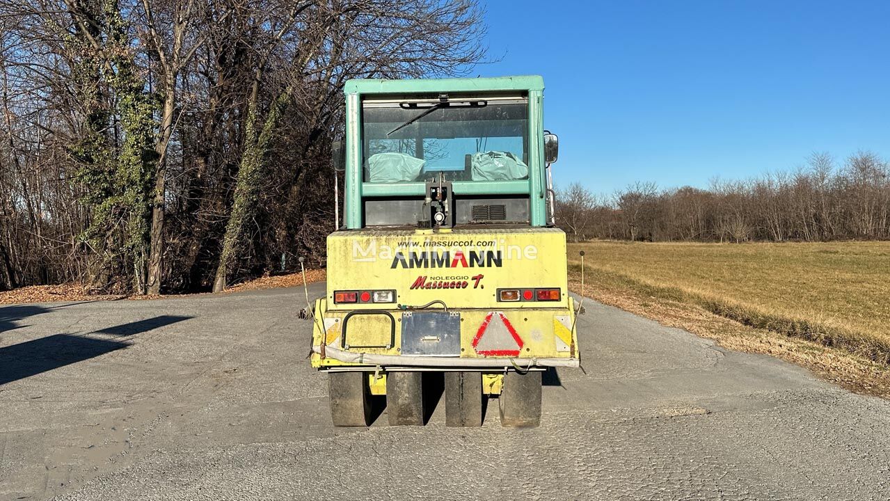 Ammann AP240 pneumatski valjak