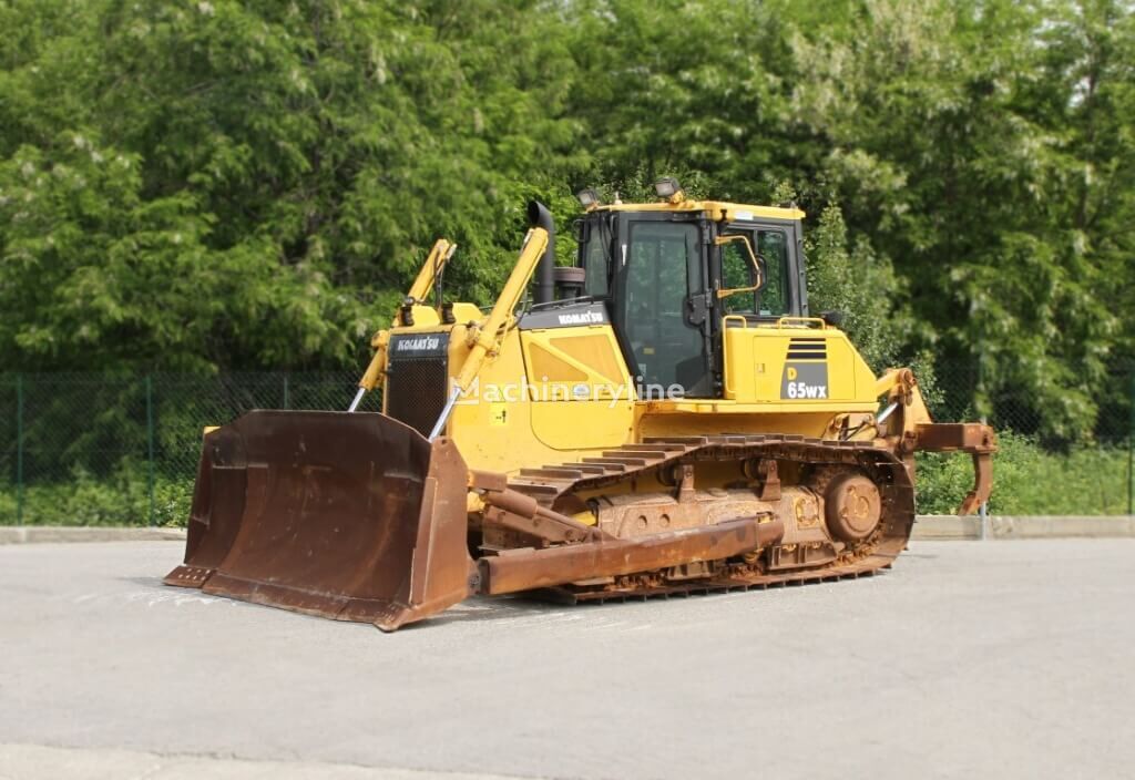 Komatsu D65WX-16 buldožer