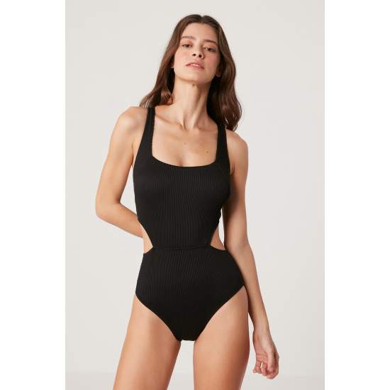 Nahali Side Low-cut Straight Colored Swimsuit