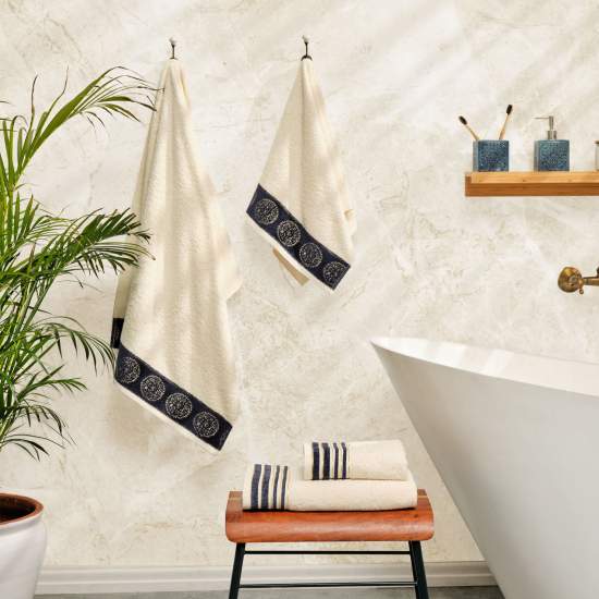 Karaca Home Minka Off White/ Navy Blue Sonil 100% Cotton Bath Set