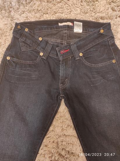 Levis 504 farmerke