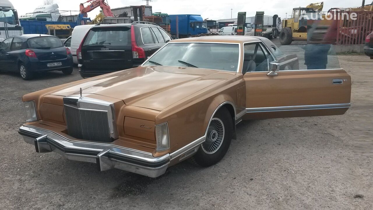 Lincoln Continental Mark V sedan