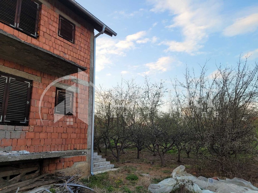 Porodična kuća u Prokuplju 117m2