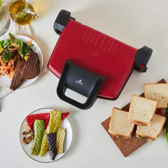 Karaca Future Essential Toaster Matte Red 1800 W