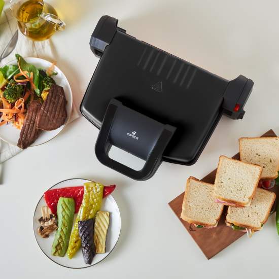 Karaca Future Essential Toaster Matte Black 1800 W