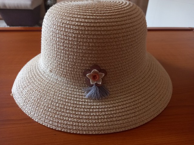 #  -  Koton šeširić sa cveticem NOVO