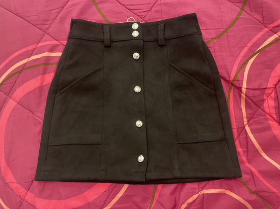 Bershka crna suknja sa dugmićima