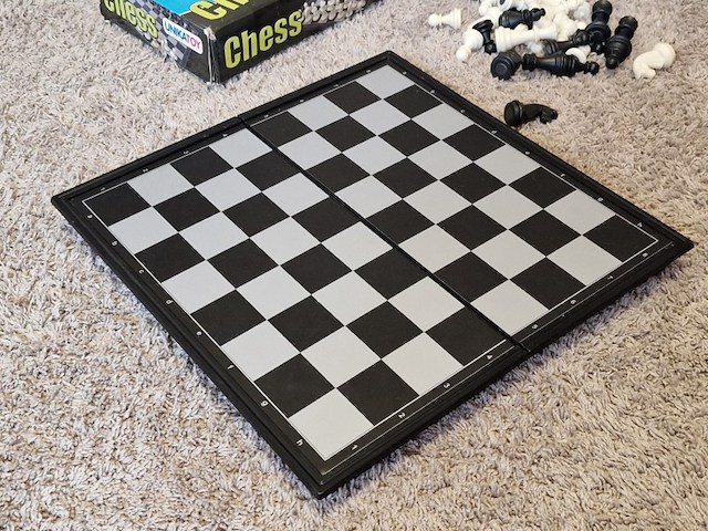 Šah na magnet 25x25 cm
