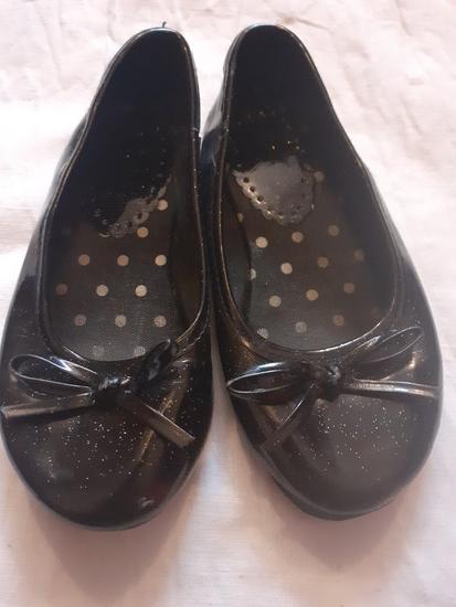 Crne lakovane cipele/baletanke, br. 25, u.g. 15cm