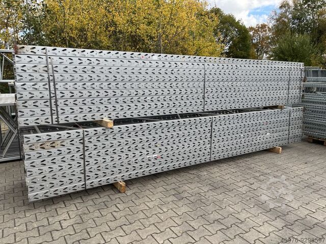 Polica za stalak za palete High Rack
Elektrolux/ 19,62 lfm./ Ständer: 5.105 x 990 mm/ Traversen: 2.700 mm