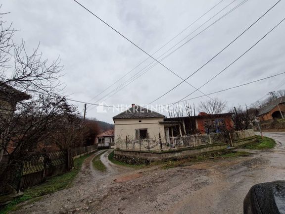 Stambeni objekati sa pripadajućim zemljištem