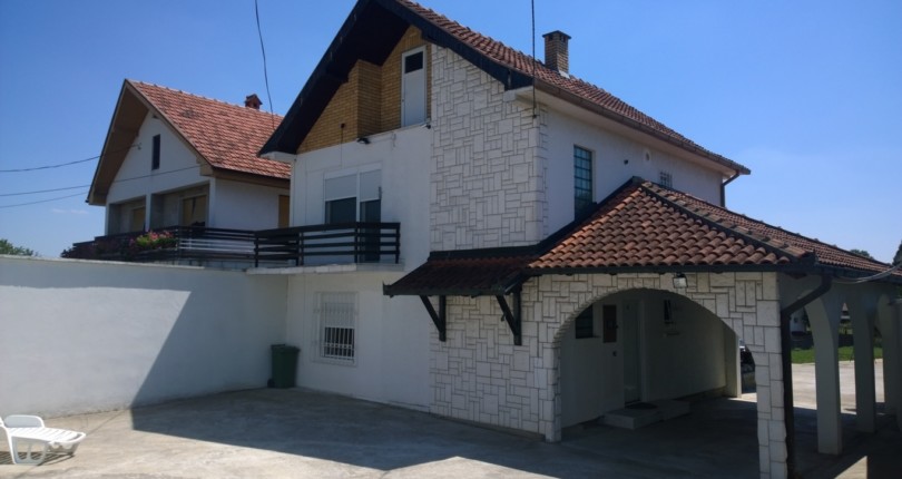 Prodajem kuću u Mladenovcu