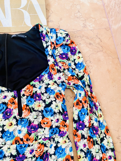 Prelepa Nova cvetna Zara haljina size XS