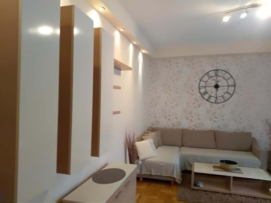 LUX REGINA, 1-SOBAN, VOŽDOVAC 35 M2