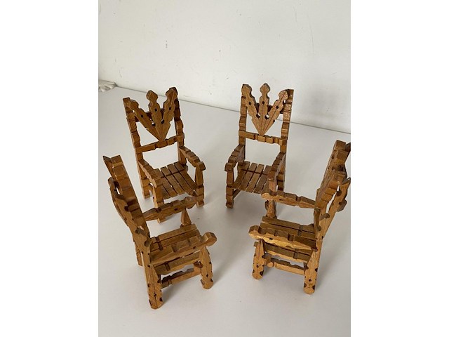 Set od 4 stolice - drvene minijature