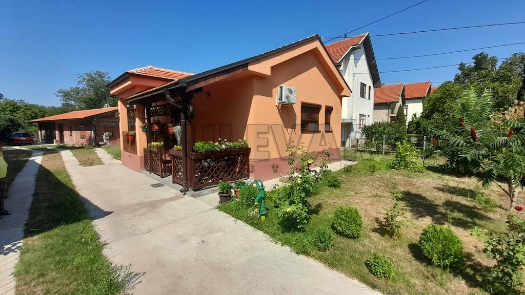 Lepa, nova kuća u Donjoj Trnavi, 134 m2, 14 ari placa, sa nameštajem