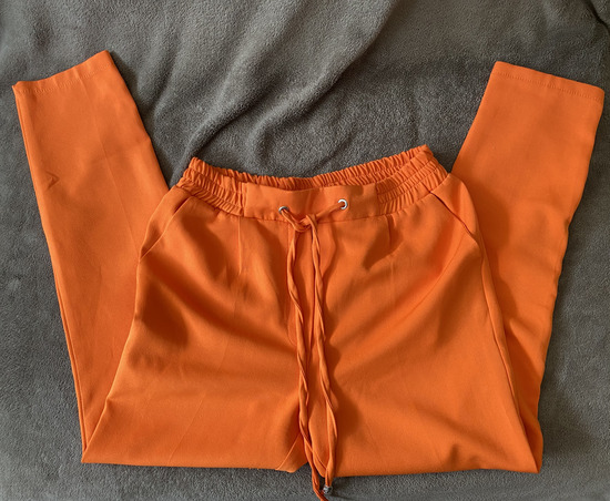Narandzaste pantalone