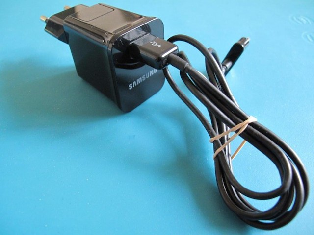 SAMSUNG ETA-P10X - kućni punjač 5V 2A sa USB kablom